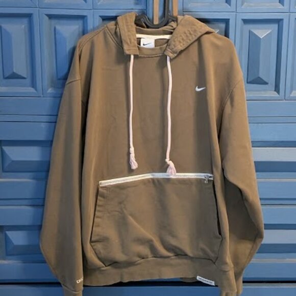Nike | Shirts | Nike Drifit Nike Standard Issue Hoodie | Poshmark